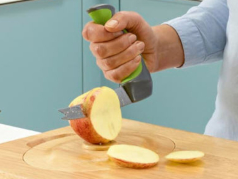 Peta Easi-Grip Knife: Comfortable, Easy-Use Cutlery